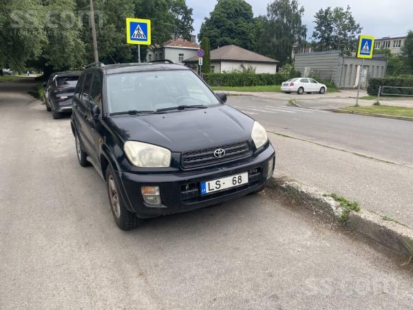 Черный Тойота РАВ 4 2002 в Рига, объемом двигателя 2.00 л и пробегом 249 тыс. км за 1900 €, фото 1 на AUTOMOTO.COM.LV
