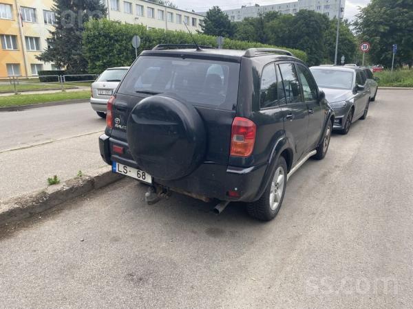 Черный Тойота РАВ 4 2002 в Рига, объемом двигателя 2.00 л и пробегом 249 тыс. км за 1900 €, фото 3 на AUTOMOTO.COM.LV