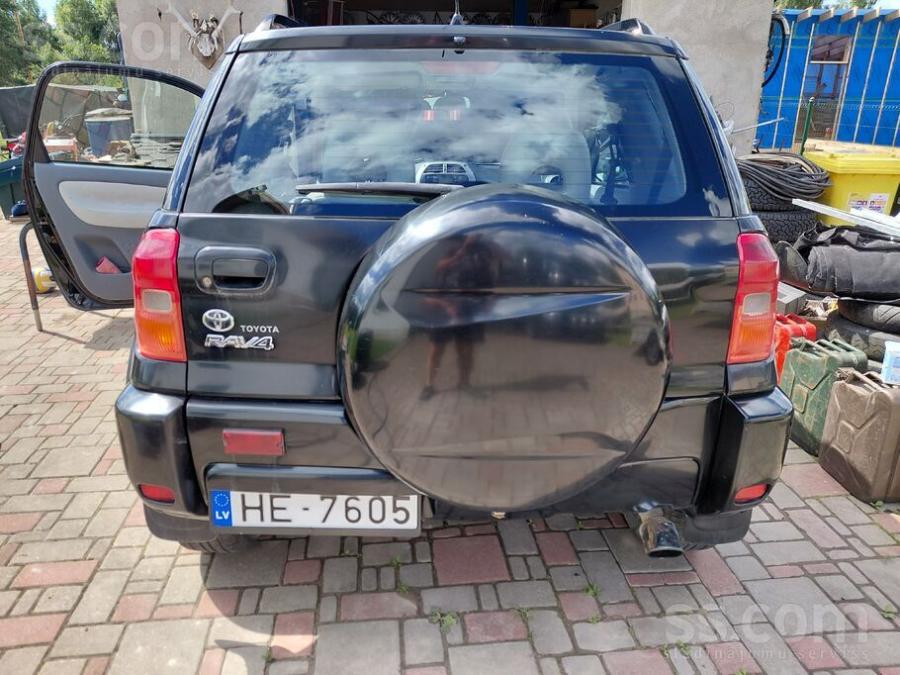 Melns Toyota RAV4 2002 Jelgava, ar dzinēja tilpumu 2.00 L un nobraukumu 325 tūkst. km par 1500 €, foto 5 vietnē AUTOMOTO.COM.LV
