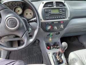 Melns Toyota RAV4 2002 Jelgava, ar dzinēja tilpumu 2.00 L un nobraukumu 325 tūkst. km par 1500 €, foto 8 vietnē AUTOMOTO.COM.LV