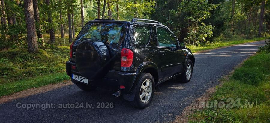 Melns Toyota RAV4 2002 Pērnava, ar dzinēja tilpumu 2.00 L un nobraukumu 325 tūkst. km par 2950 €, foto 5 vietnē AUTOMOTO.COM.LV