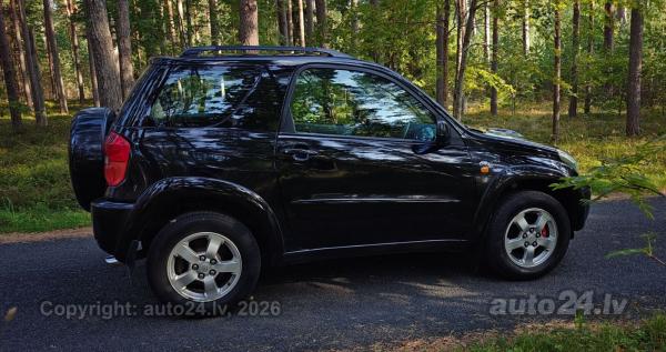 Melns Toyota RAV4 2002 Pērnava, ar dzinēja tilpumu 2.00 L un nobraukumu 325 tūkst. km par 2950 €, foto 5 vietnē AUTOMOTO.COM.LV