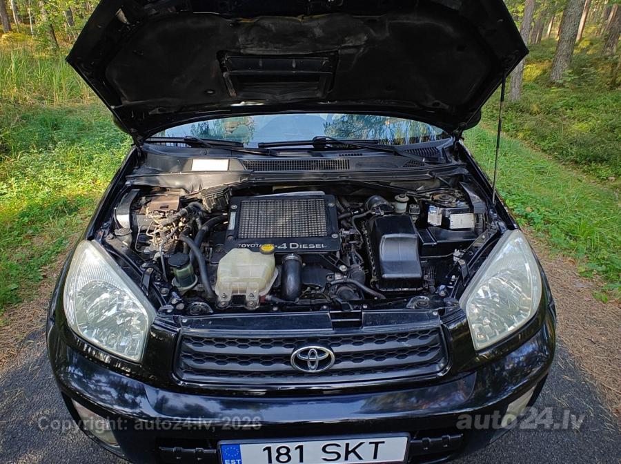 Melns Toyota RAV4 2002 Pērnava, ar dzinēja tilpumu 2.00 L un nobraukumu 325 tūkst. km par 2950 €, foto 16 vietnē AUTOMOTO.COM.LV