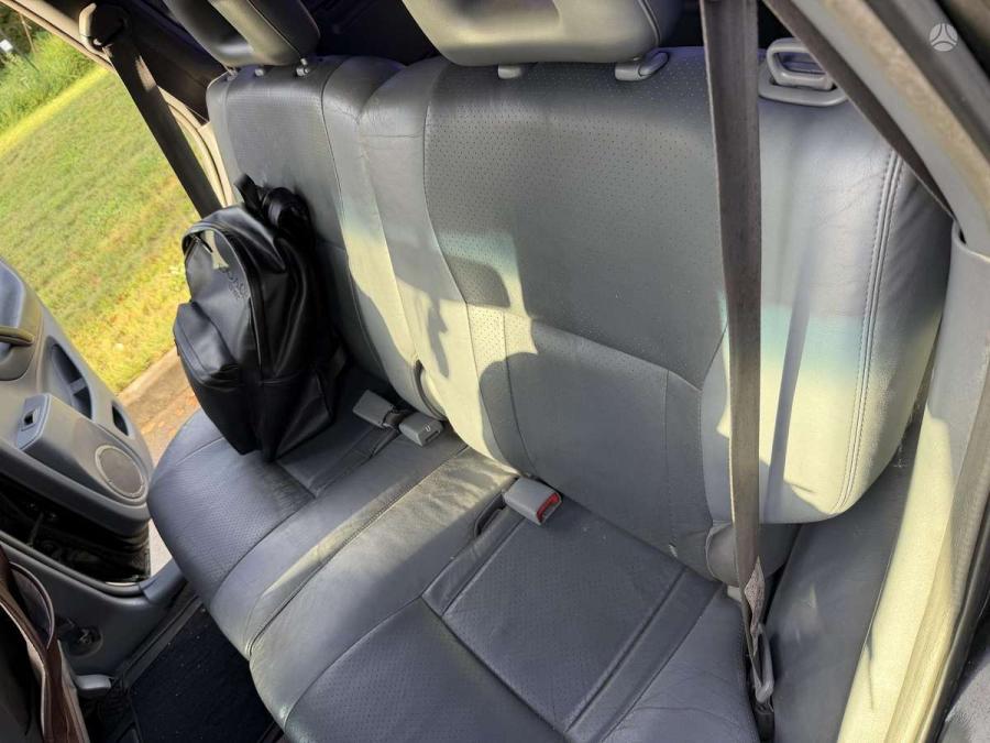 Черный Тойота РАВ 4 2002 в Плунге, объемом двигателя 2.00 л и пробегом 266 тыс. км за 2100 €, фото 10 на AUTOMOTO.COM.LV