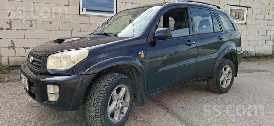 Black Toyota RAV4 2002 in Daugavpils, with an engine capacity of 2.00 L and mileage of 342 thousand km for 1550 €, photo 1 on AUTOMOTO.COM.LV