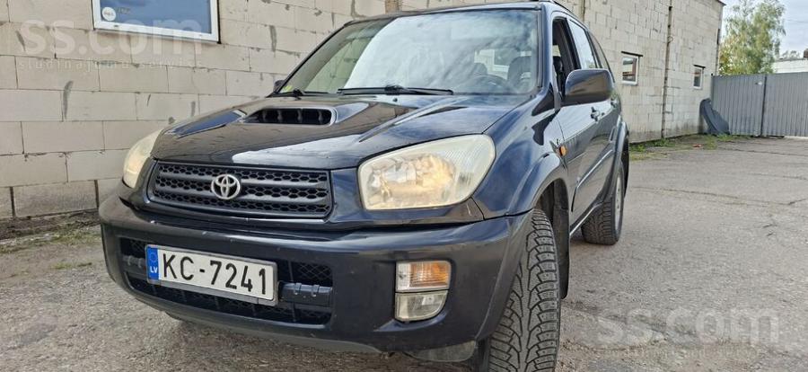 Black Toyota RAV4 2002 in Daugavpils, with an engine capacity of 2.00 L and mileage of 342 thousand km for 1550 €, photo 3 on AUTOMOTO.COM.LV