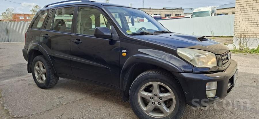Black Toyota RAV4 2002 in Daugavpils, with an engine capacity of 2.00 L and mileage of 342 thousand km for 1550 €, photo 5 on AUTOMOTO.COM.LV