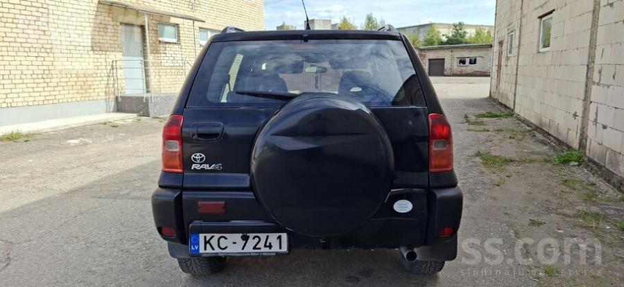 Black Toyota RAV4 2002 in Daugavpils, with an engine capacity of 2.00 L and mileage of 342 thousand km for 1550 €, photo 7 on AUTOMOTO.COM.LV