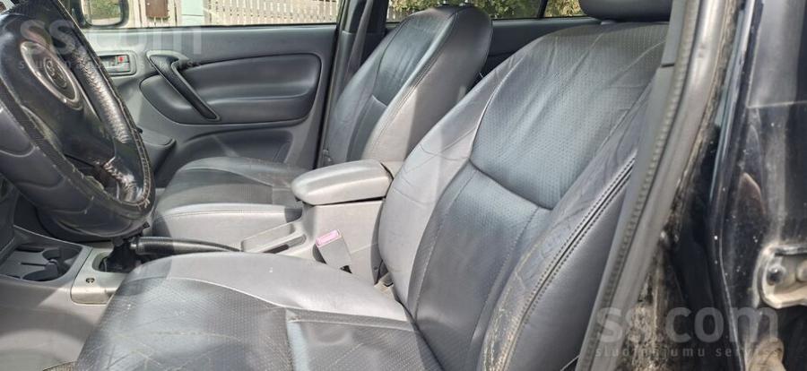 Black Toyota RAV4 2002 in Daugavpils, with an engine capacity of 2.00 L and mileage of 342 thousand km for 1550 €, photo 20 on AUTOMOTO.COM.LV