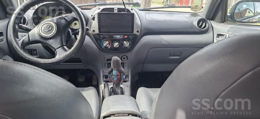 Black Toyota RAV4 2002 in Daugavpils, with an engine capacity of 2.00 L and mileage of 342 thousand km for 1550 €, photo 23 on AUTOMOTO.COM.LV