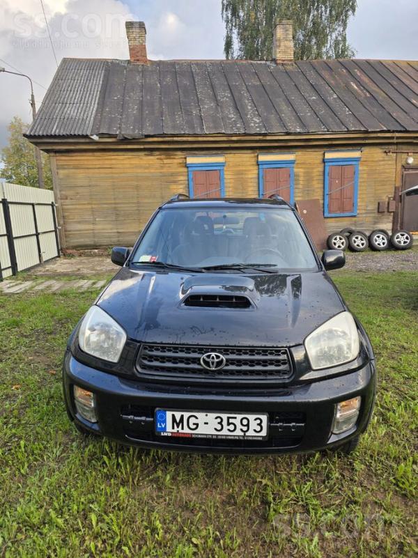 Black Toyota RAV4 2002 in Daugavpils, with an engine capacity of 2.00 L and mileage of 183 thousand km for 3500 €, photo 5 on AUTOMOTO.COM.LV