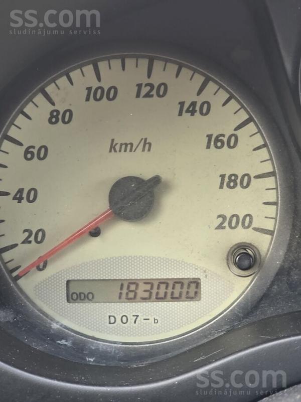 Black Toyota RAV4 2002 in Daugavpils, with an engine capacity of 2.00 L and mileage of 183 thousand km for 3500 €, photo 8 on AUTOMOTO.COM.LV