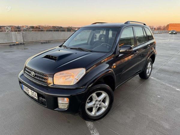 Black Toyota RAV4 2003 in Vilnius, with an engine capacity of 2.00 L and mileage of 250 thousand km for 2450 €, photo 1 on AUTOMOTO.COM.LV