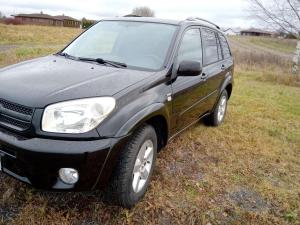 Melns Toyota RAV4 2003 Viļņa, ar dzinēja tilpumu 2.00 L un nobraukumu 253 tūkst. km par 3500 €, foto  vietnē AUTOMOTO.COM.LV