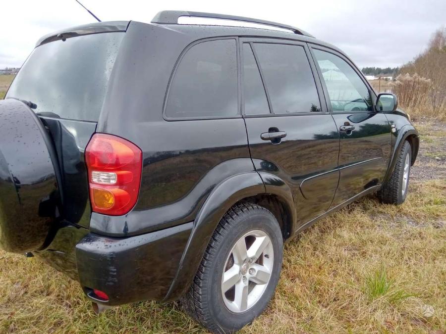Melns Toyota RAV4 2003 Viļņa, ar dzinēja tilpumu 2.00 L un nobraukumu 253 tūkst. km par 3500 €, foto 10 vietnē AUTOMOTO.COM.LV