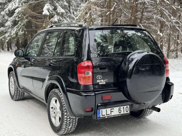 Melns Toyota RAV4 2003 Mažeikiai, ar dzinēja tilpumu 2.00 L un nobraukumu 245 tūkst. km par 2800 €, foto 1 vietnē AUTOMOTO.COM.LV