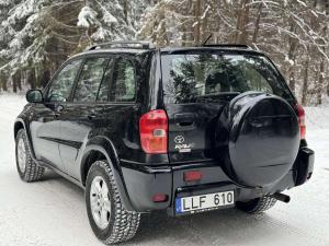 Black Toyota RAV4 2003 in Mazeikiai, with an engine capacity of 2.00 L and mileage of 245 thousand km for 2800 €, photo  on AUTOMOTO.COM.LV