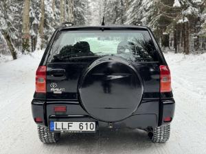 Melns Toyota RAV4 2003 Mažeikiai, ar dzinēja tilpumu 2.00 L un nobraukumu 245 tūkst. km par 2800 €, foto 2 vietnē AUTOMOTO.COM.LV