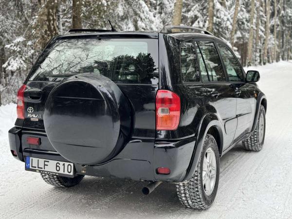 Melns Toyota RAV4 2003 Mažeikiai, ar dzinēja tilpumu 2.00 L un nobraukumu 245 tūkst. km par 2800 €, foto 3 vietnē AUTOMOTO.COM.LV
