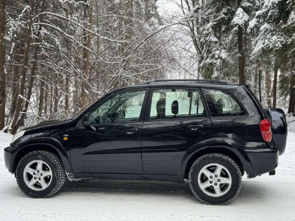 Melns Toyota RAV4 2003 Mažeikiai, ar dzinēja tilpumu 2.00 L un nobraukumu 245 tūkst. km par 2800 €, foto 9 vietnē AUTOMOTO.COM.LV