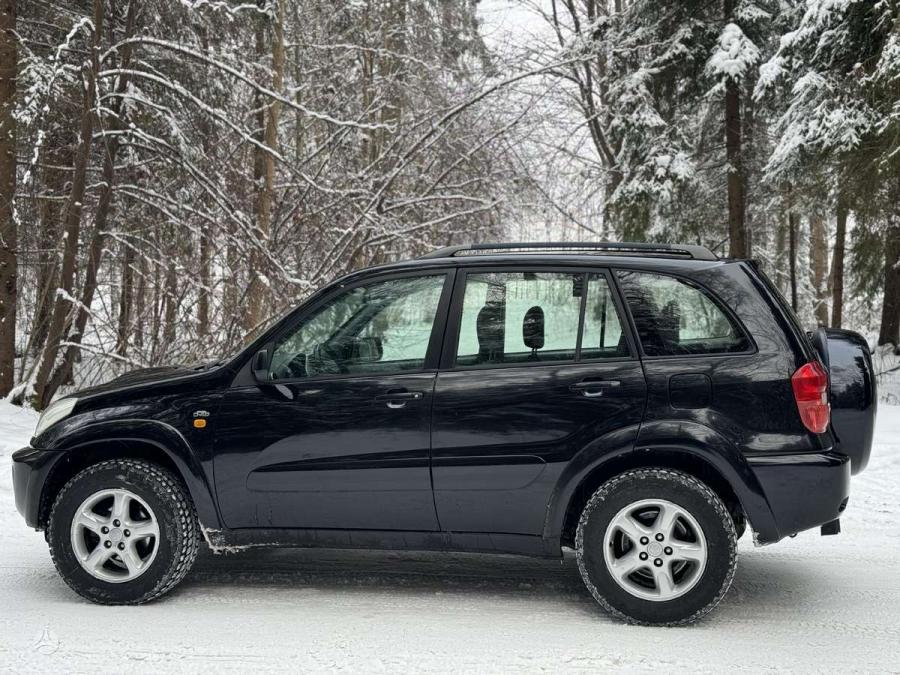 Melns Toyota RAV4 2003 Mažeikiai, ar dzinēja tilpumu 2.00 L un nobraukumu 245 tūkst. km par 2800 €, foto 9 vietnē AUTOMOTO.COM.LV
