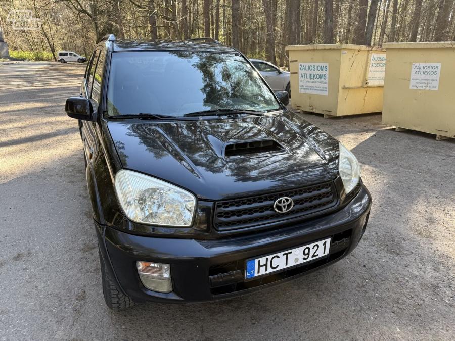 Black Toyota RAV4 2003 in Alytus, with an engine capacity of 2.00 L and mileage of 288 thousand km for 2950 €, photo 1 on AUTOMOTO.COM.LV