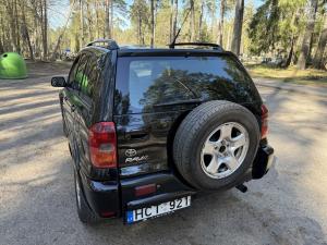 Black Toyota RAV4 2003 in Alytus, with an engine capacity of 2.00 L and mileage of 288 thousand km for 2950 €, photo 7 on AUTOMOTO.COM.LV