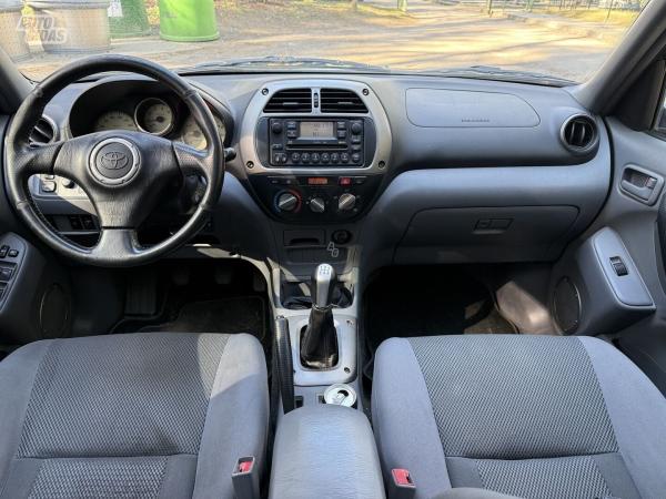 Melns Toyota RAV4 2003 Alīta, ar dzinēja tilpumu 2.00 L un nobraukumu 288 tūkst. km par 2950 €, foto 9 vietnē AUTOMOTO.COM.LV