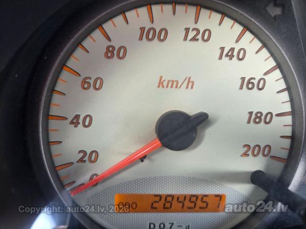 Melns Toyota RAV4 2003 Tallina, ar dzinēja tilpumu 2.00 L un nobraukumu 285 tūkst. km par 3800 €, foto 9 vietnē AUTOMOTO.COM.LV