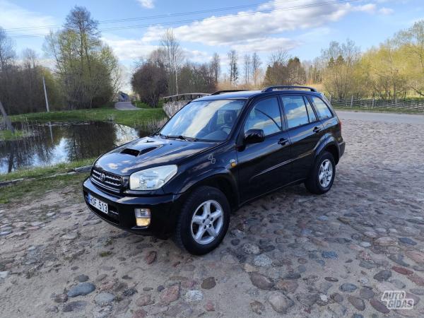 Black Toyota RAV4 2003 in Telschi, with an engine capacity of 2.00 L and mileage of 309 thousand km for 2650 €, photo 1 on AUTOMOTO.COM.LV