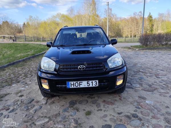 Black Toyota RAV4 2003 in Telschi, with an engine capacity of 2.00 L and mileage of 309 thousand km for 2650 €, photo 2 on AUTOMOTO.COM.LV