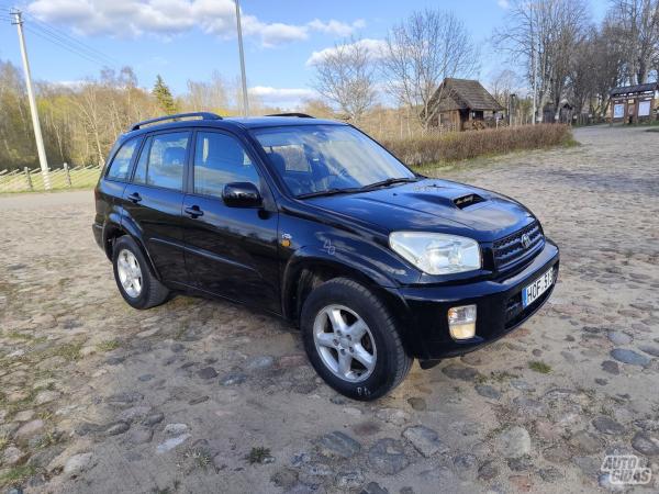 Black Toyota RAV4 2003 in Telschi, with an engine capacity of 2.00 L and mileage of 309 thousand km for 2650 €, photo 3 on AUTOMOTO.COM.LV