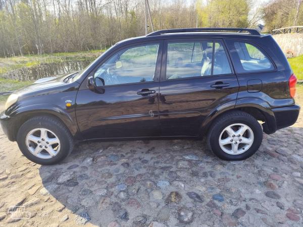 Black Toyota RAV4 2003 in Telschi, with an engine capacity of 2.00 L and mileage of 309 thousand km for 2650 €, photo 7 on AUTOMOTO.COM.LV