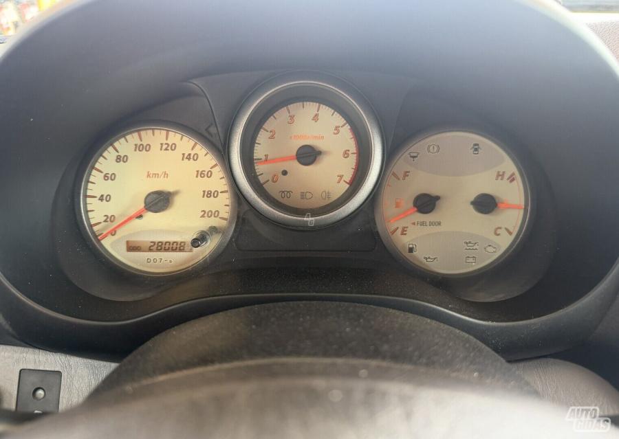 Black Toyota RAV4 2003 in Vilnius, with an engine capacity of 2.00 L and mileage of 280 thousand km for 1850 €, photo 9 on AUTOMOTO.COM.LV