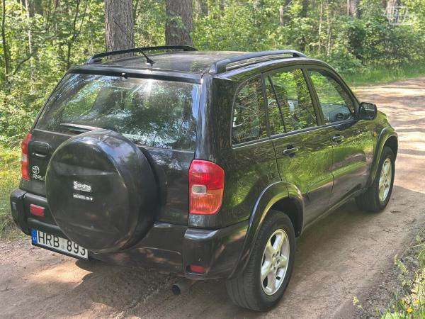 Black Toyota RAV4 2003 in Vilnius, with an engine capacity of 2.00 L and mileage of 360 thousand km for 3200 €, photo 4 on AUTOMOTO.COM.LV
