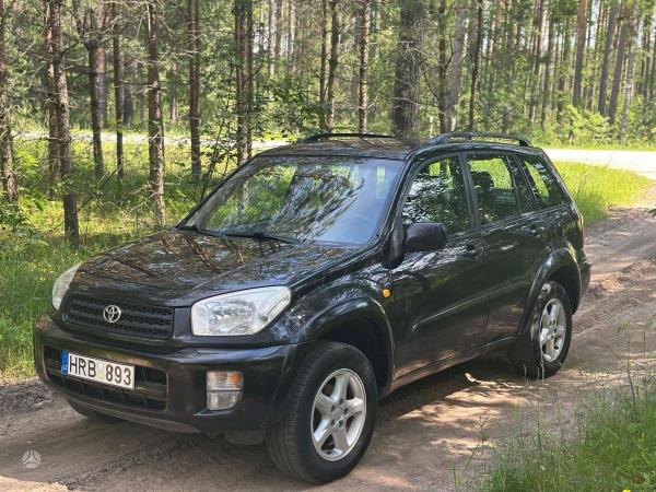 Melns Toyota RAV4 2003 Nemenčinė, ar dzinēja tilpumu 2.00 L un nobraukumu 360 tūkst. km par 3200 €, foto 1 vietnē AUTOMOTO.COM.LV