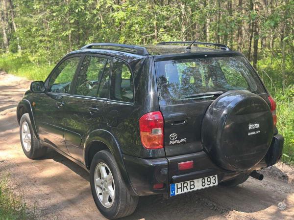 Melns Toyota RAV4 2003 Nemenčinė, ar dzinēja tilpumu 2.00 L un nobraukumu 360 tūkst. km par 3200 €, foto 9 vietnē AUTOMOTO.COM.LV
