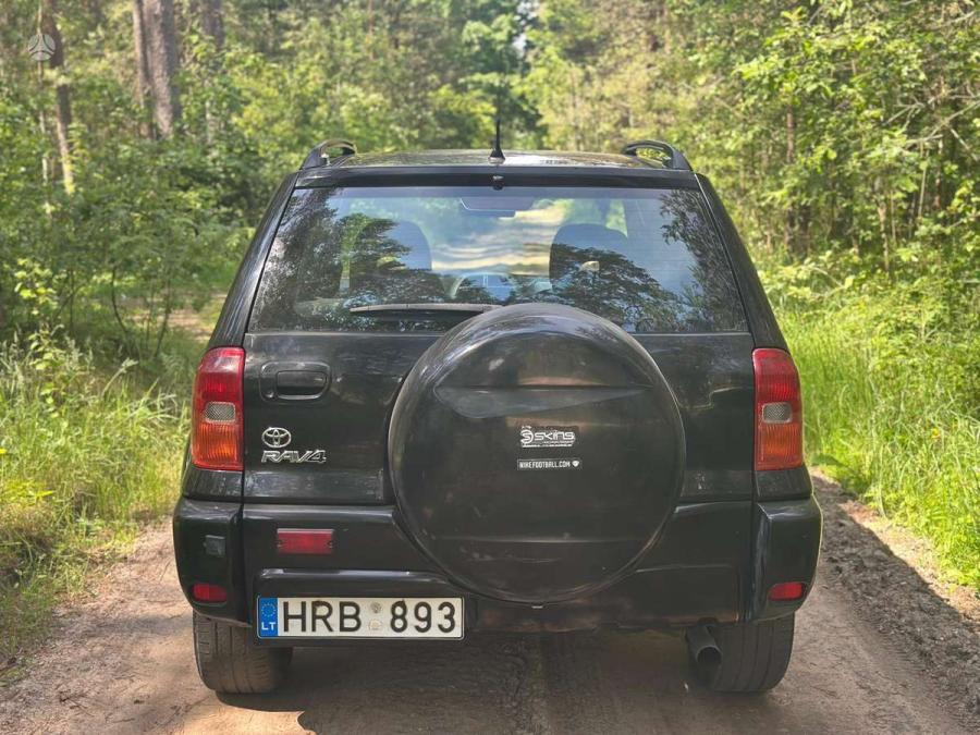 Black Toyota RAV4 2003 in Nemencine, with an engine capacity of 2.00 L and mileage of 360 thousand km for 3200 €, photo 7 on AUTOMOTO.COM.LV