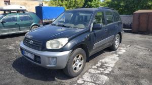Melns Toyota RAV4 2003 Viļņa, ar dzinēja tilpumu 2.00 L un nobraukumu 220 tūkst. km par 2450 €, foto  vietnē AUTOMOTO.COM.LV