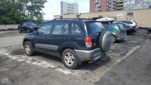 Melns Toyota RAV4 2003 Viļņa, ar dzinēja tilpumu 2.00 L un nobraukumu 220 tūkst. km par 2450 €, foto 5 vietnē AUTOMOTO.COM.LV