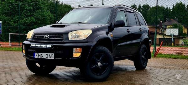 Melns Toyota RAV4 2003 Viļņa, ar dzinēja tilpumu 2.00 L un nobraukumu 280 tūkst. km par 4300 €, foto 2 vietnē AUTOMOTO.COM.LV