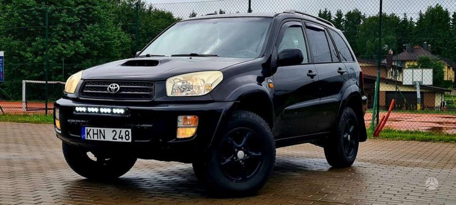 Melns Toyota RAV4 2003 Viļņa, ar dzinēja tilpumu 2.00 L un nobraukumu 280 tūkst. km par 4300 €, foto 3 vietnē AUTOMOTO.COM.LV