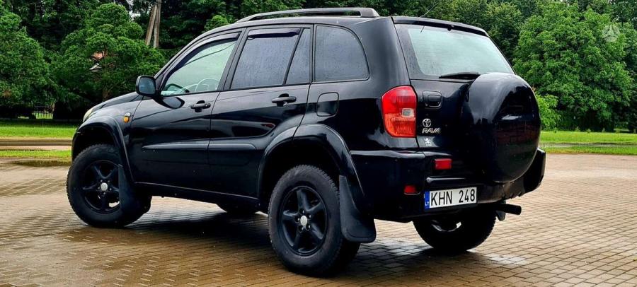 Melns Toyota RAV4 2003 Viļņa, ar dzinēja tilpumu 2.00 L un nobraukumu 280 tūkst. km par 4300 €, foto 5 vietnē AUTOMOTO.COM.LV