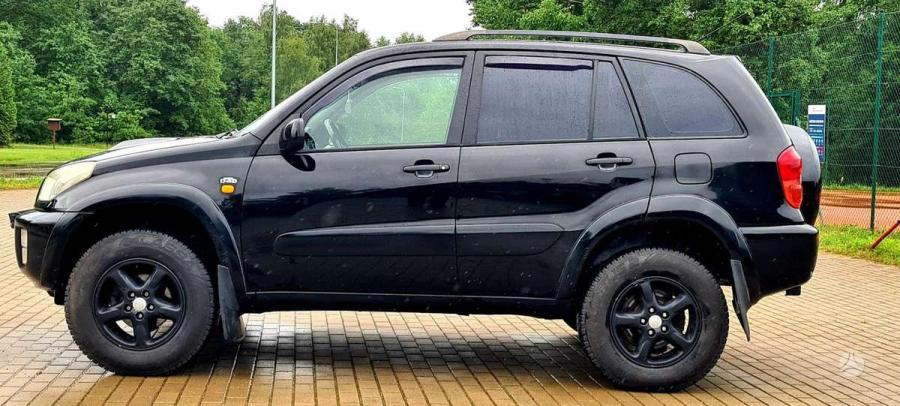 Melns Toyota RAV4 2003 Viļņa, ar dzinēja tilpumu 2.00 L un nobraukumu 280 tūkst. km par 4300 €, foto 9 vietnē AUTOMOTO.COM.LV