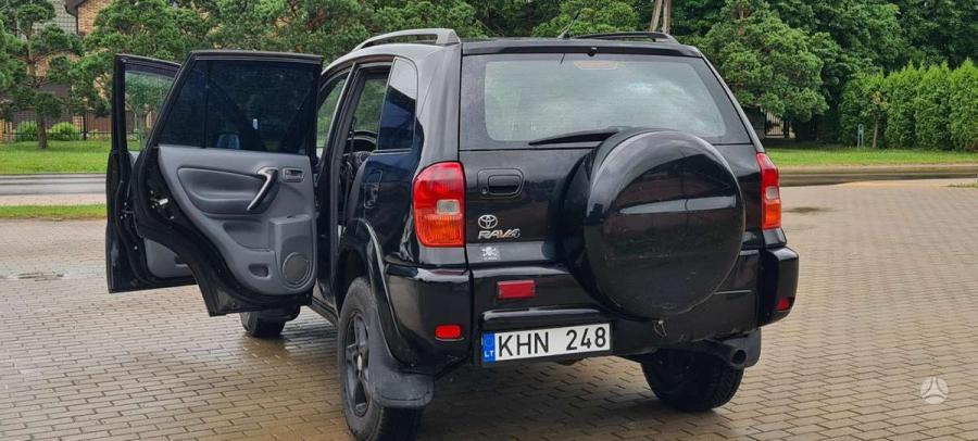 Melns Toyota RAV4 2003 Viļņa, ar dzinēja tilpumu 2.00 L un nobraukumu 280 tūkst. km par 4300 €, foto 19 vietnē AUTOMOTO.COM.LV