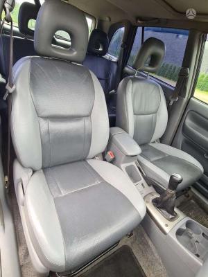 Melns Toyota RAV4 2003 Viļņa, ar dzinēja tilpumu 2.00 L un nobraukumu 280 tūkst. km par 4300 €, foto 30 vietnē AUTOMOTO.COM.LV
