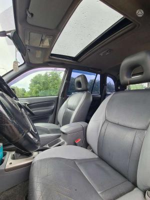 Melns Toyota RAV4 2003 Viļņa, ar dzinēja tilpumu 2.00 L un nobraukumu 280 tūkst. km par 4300 €, foto 32 vietnē AUTOMOTO.COM.LV