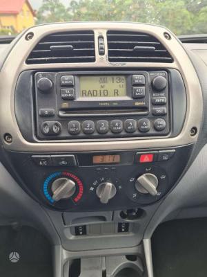 Melns Toyota RAV4 2003 Viļņa, ar dzinēja tilpumu 2.00 L un nobraukumu 280 tūkst. km par 4300 €, foto 38 vietnē AUTOMOTO.COM.LV