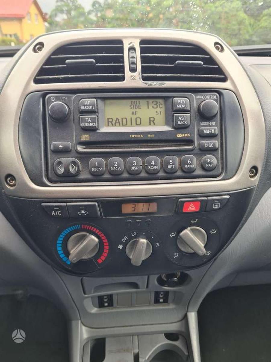 Melns Toyota RAV4 2003 Viļņa, ar dzinēja tilpumu 2.00 L un nobraukumu 280 tūkst. km par 4300 €, foto 38 vietnē AUTOMOTO.COM.LV