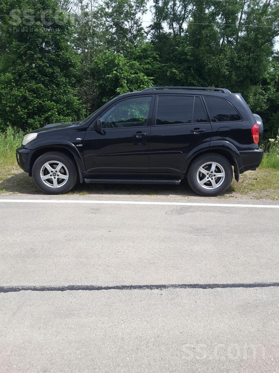 Melns Toyota RAV4 2003 Preiļi, ar dzinēja tilpumu 2.00 L un nobraukumu 0 tūkst. km par 3200 €, foto 1 vietnē AUTOMOTO.COM.LV